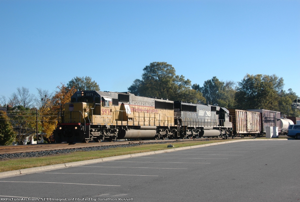 HLCX 5971 leads NS-156